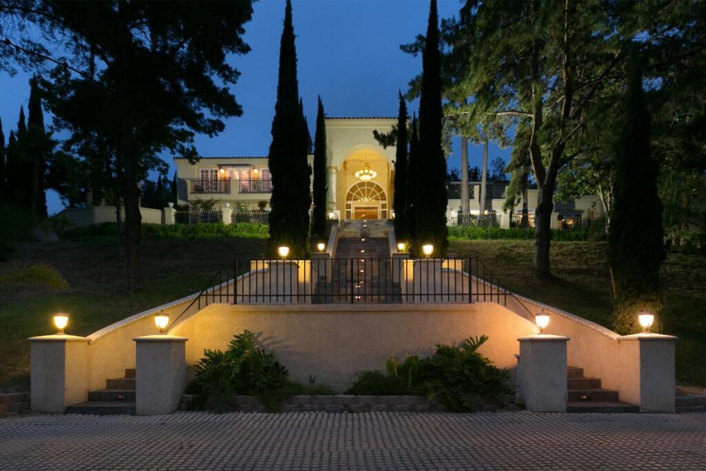 Featured - CORTE WRIGHT